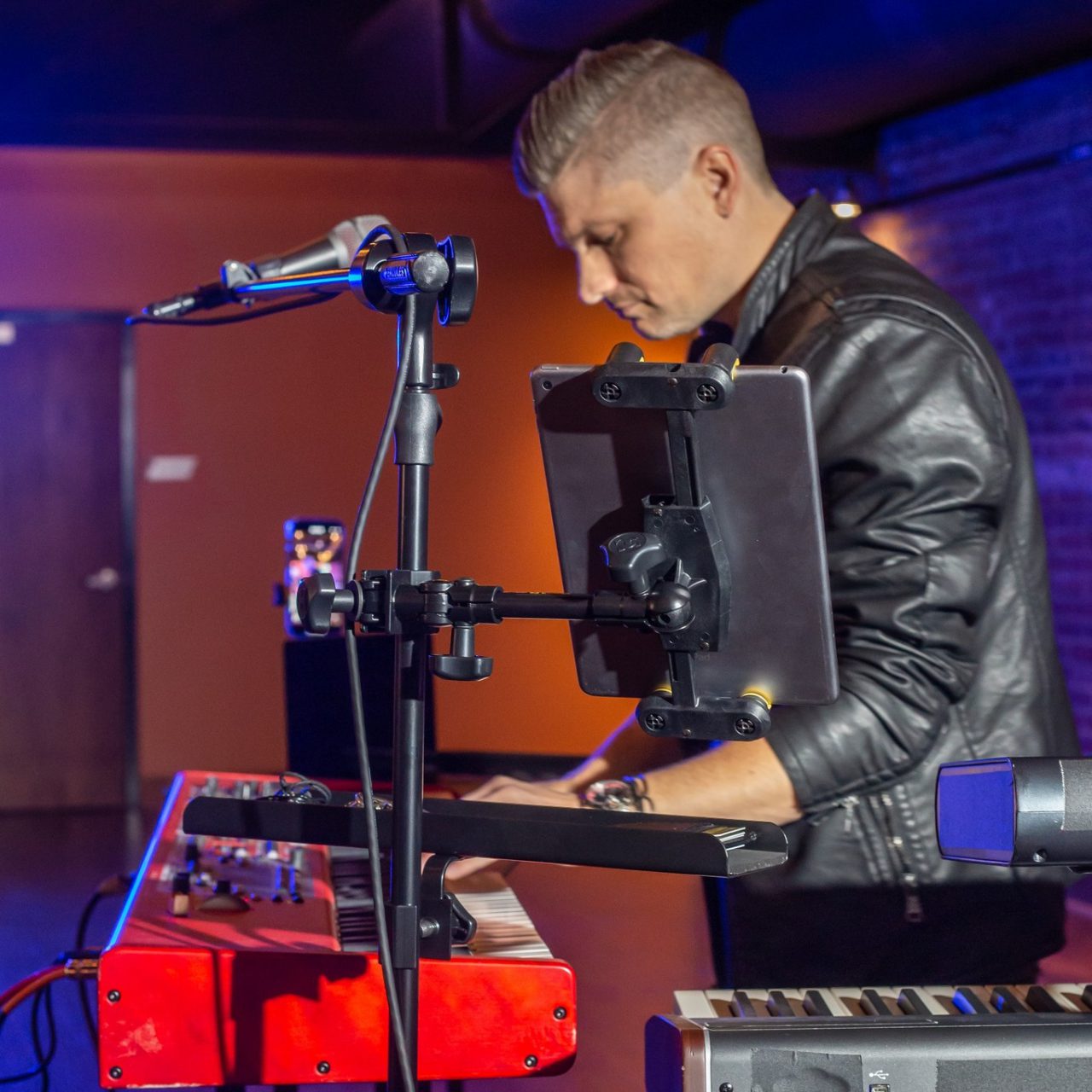 Hercules Stands Creates Setup Solutions for Keyboard Players | KHS America